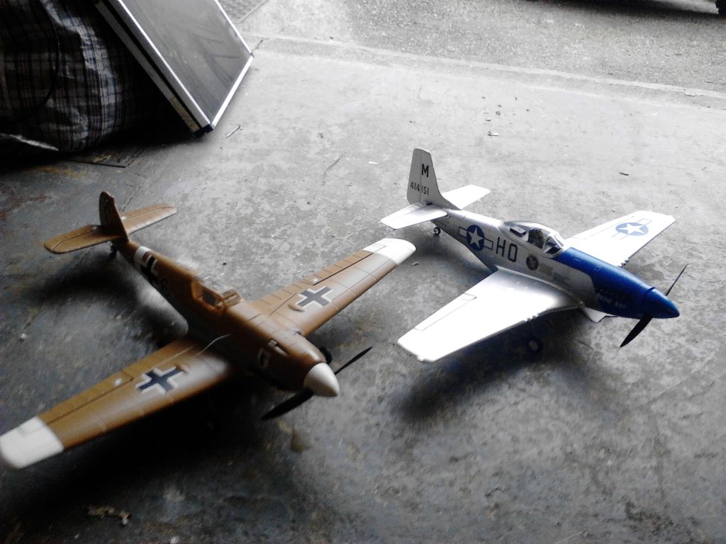 FMS mini warbirds , streamers and combat anybody??? - Foam models - RCM ...
