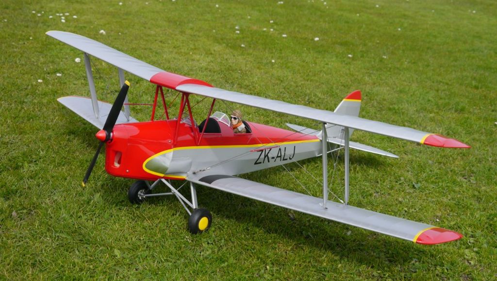 David Boddington D.H Tiger Moth Flying Circus Barnstormers - RCM&E Plan ...