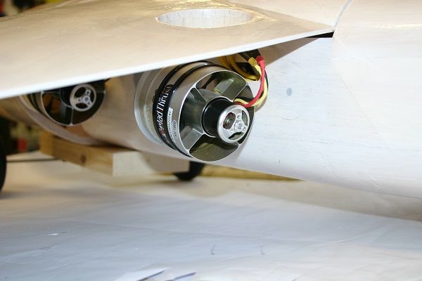 Harrier Jump Jet- The aeromodelling Holy Grail !!!! - Page 2 - Tony ...