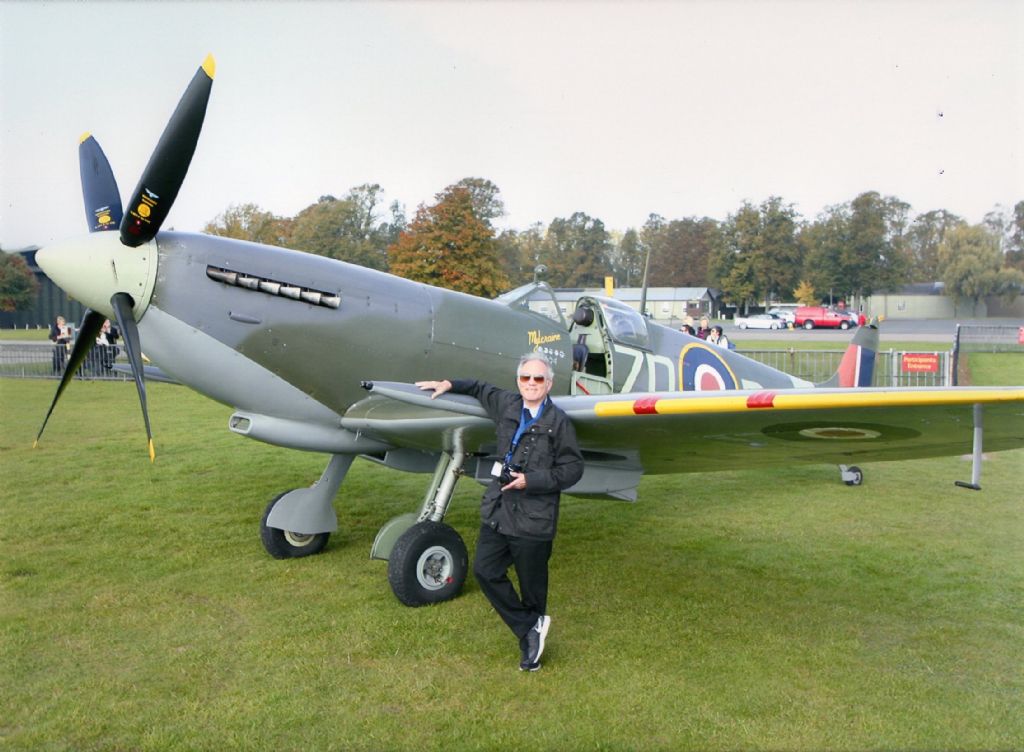 Supermarine Spitfire IX MH434, photographed in the air from Dragon ...