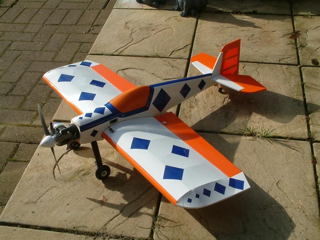 looks like.... - All Things Model Flying - RCM&E Home of Model Flying ...