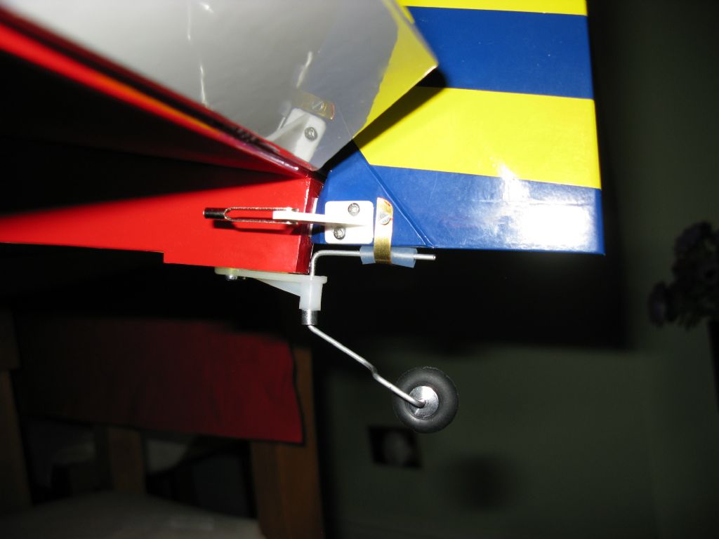 Steerable tail wheels - Hints and Tips - RCM&E Home of Model Flying Forums
