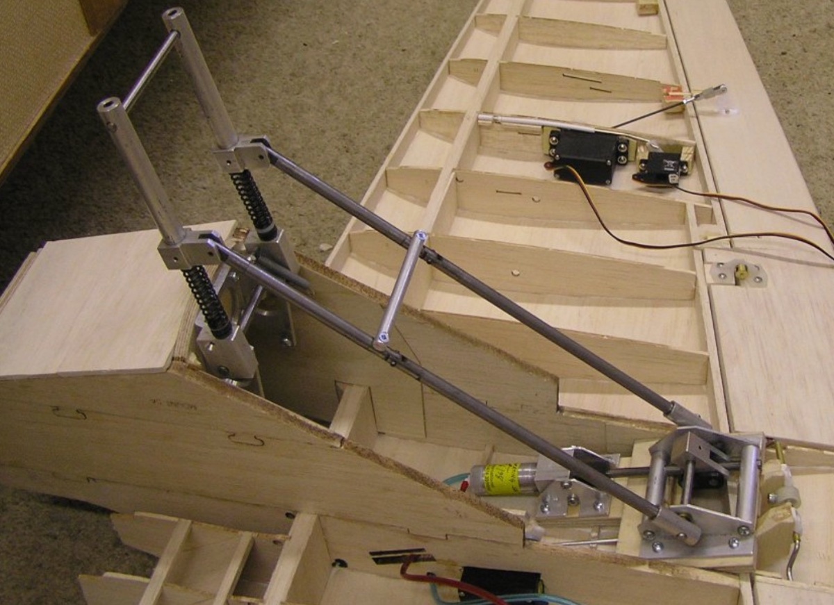 Brian Taylor 81" Mosquito - All Things Model Flying - RCM&E Home of ...