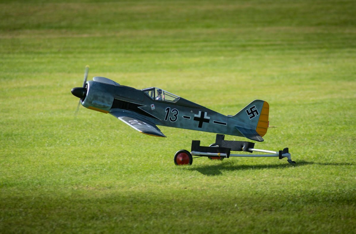 Retract options for VQ Model - Focke Wulf FW-190A 60 size - Warbird kits - RCM&E Home of Model ...