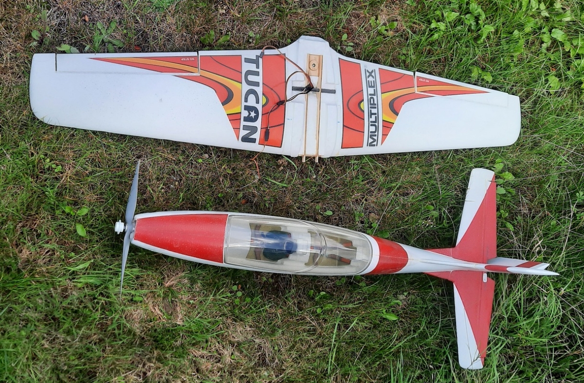 Multiplex Tucan 1300mm and HobbyKing MX2 Green 3D 1400mm EPO - FOR SALE ...