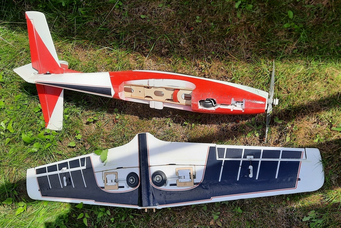 Multiplex Tucan 1300mm and HobbyKing MX2 Green 3D 1400mm EPO - FOR SALE ...